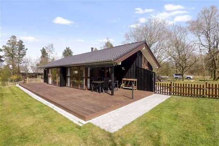 Hus I Fredfyldt Skov I Smuk Natur Tæt På Legoland - Denemarken