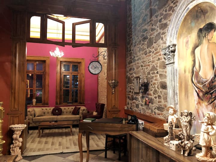 Tarihi çIft Kişilik Oda - Buca