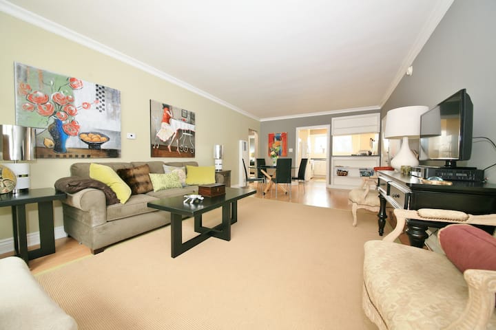 Hollywdwest Big 2 Bdrm+wifi+ac+4bed - West Hollywood
