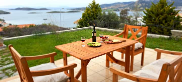 Eskifoça'da Muhteşem Manzaralı Müstakil Ev - Foça