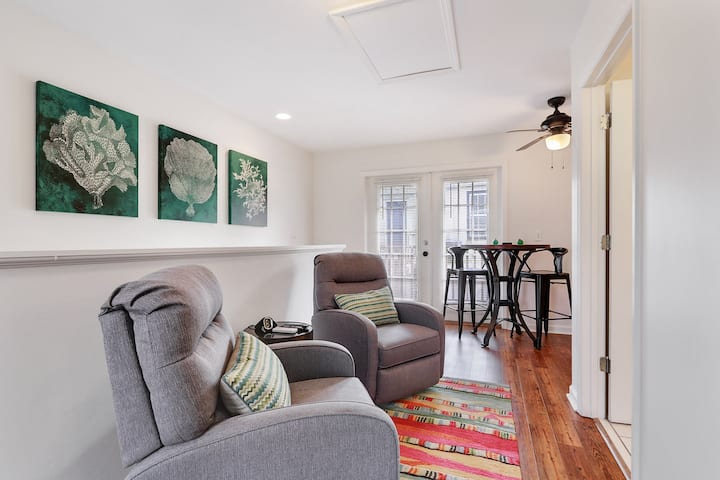 Savannah Historic District Studio On Perry Lane - Savannah, GA