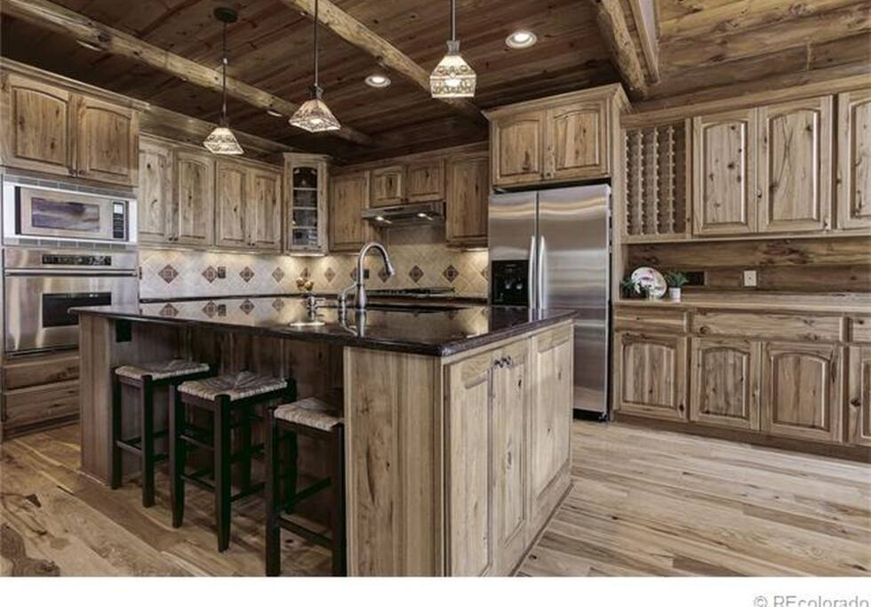 Moonlit Lodge, Custom Riverside mountain log home - Houses for Rent in ...