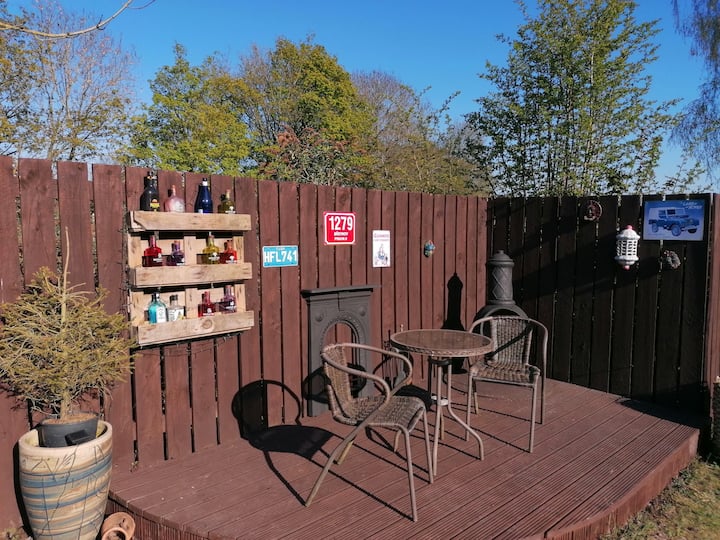 Spacious Bedroom With Own Entrance And Parking - Shrewsbury