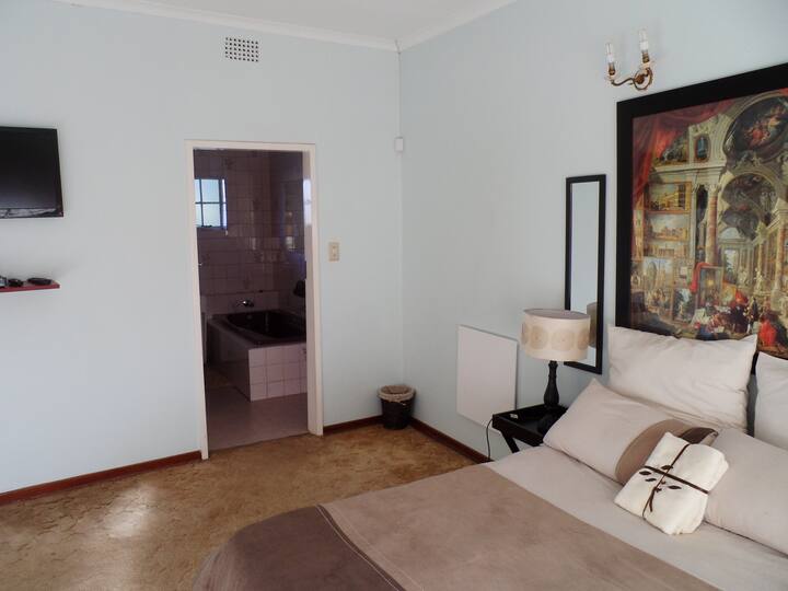 Executive Room Located In Nigel / Heidelberg - Nigel