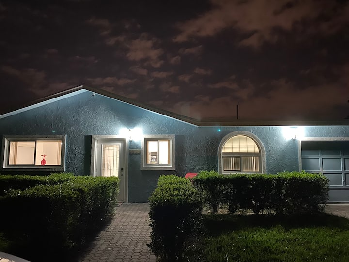 Palm Beach Paradise - West Palm Beach, FL