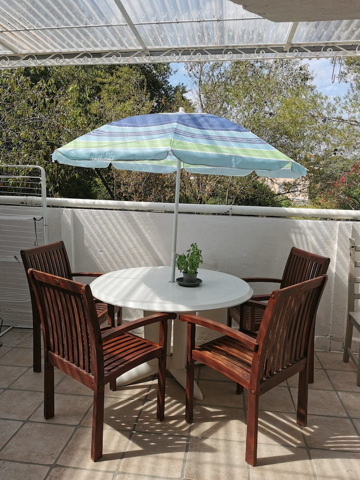 Le Bas De Villa Avec Une Terrasse - La Seyne-sur-Mer