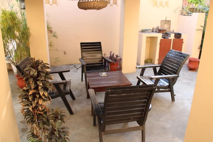 Chambre 3 Jolie Chambre Pratique Et Calme - Cotonou
