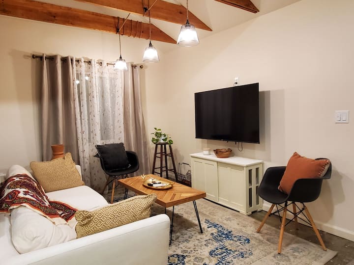 1bed-1bath A House+laundry*parking - South Los Angeles - Los Angeles