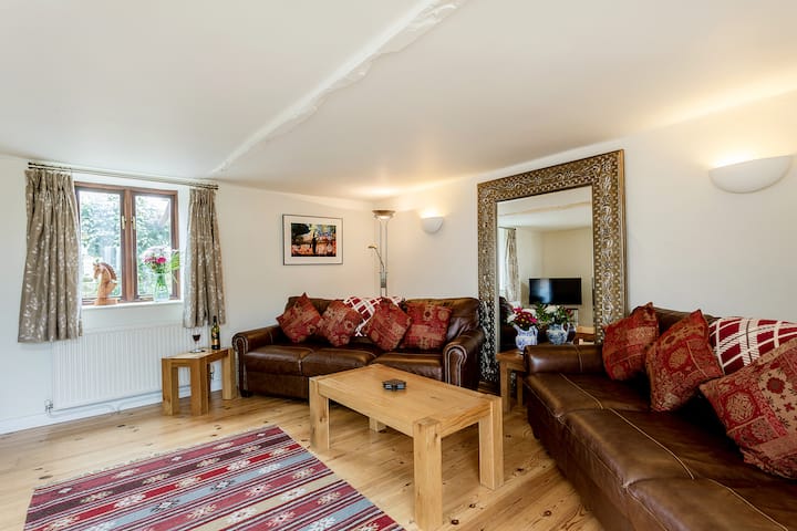 Courtyard Barn 5* Rated In Stunning Rural Location On Somerset, Dorset  Border. - Wiltshire
