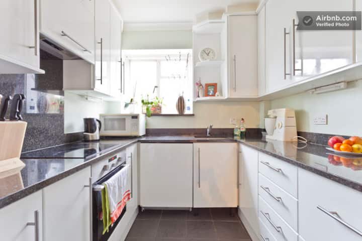 Last Minute - Single Room - London