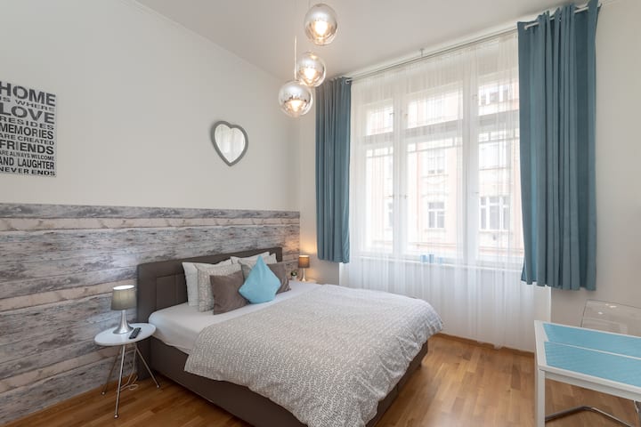 Trendy Central Studio By The River - Prága