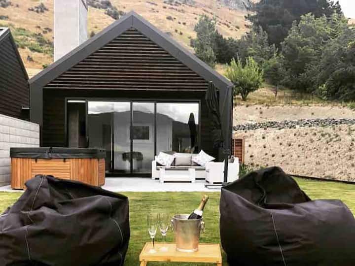 Lake Hayes Suite - Luxury With Hot Tub And View! - Queenstown
