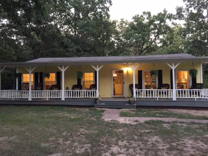 Farmhouse Fun W/2 Porches & A Deck For Views - Canton, TX