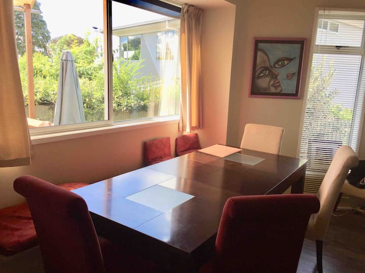 Loft With A Lake View - Rotorua