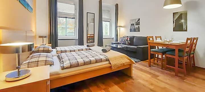 Cozy Balcony 2br @Josefstadt ~ Wifi ~ 12min Center - Wien