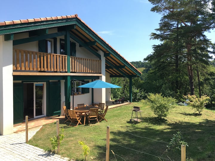 Gite Traditionnel Basque Récent Proche Village - Sare