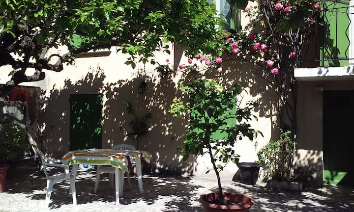 Appartement Cosy Rez De Jardin Chez L'habitant - Avignon