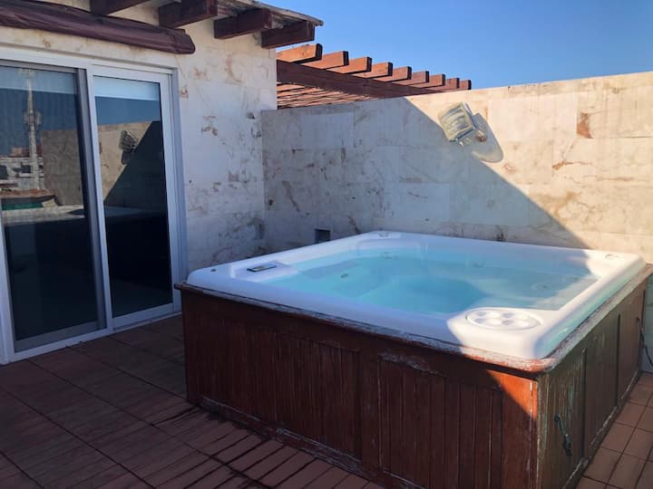 Luxury Ph With Private Rooftop Jacuzzi & Bbq Area - Puerto Aventuras