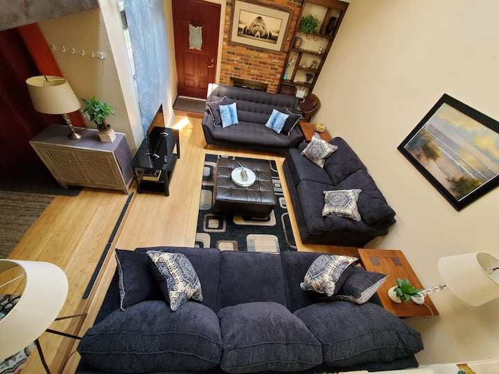 Walk To Old Town, Aspen Grove, Lightrail 3bd/2.5ba - Highlands Ranch, CO
