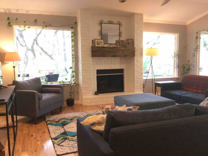 Centrally Located Furnished Home In Cedar Park - Cedar Park, TX