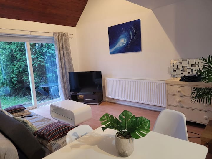 Rent Unique The Vault - Crawley