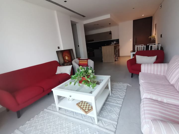 Modern Authentic Apartment - Muscat
