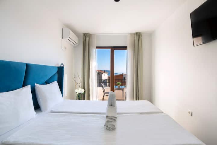 #2 Apartment With Pool & Sea View At Lazy Hill - Budva