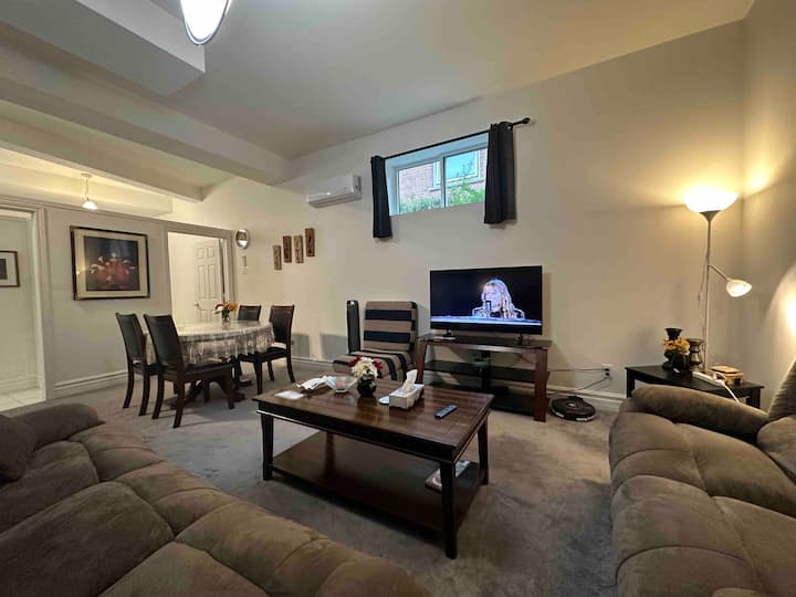 Spacious, Private, 1-bedroom Unit - Vaughan