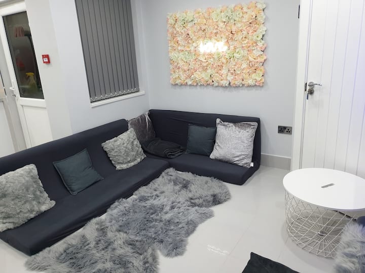 City Center Luxury: Chic Ensuite Near Coventry Uni - Coventry