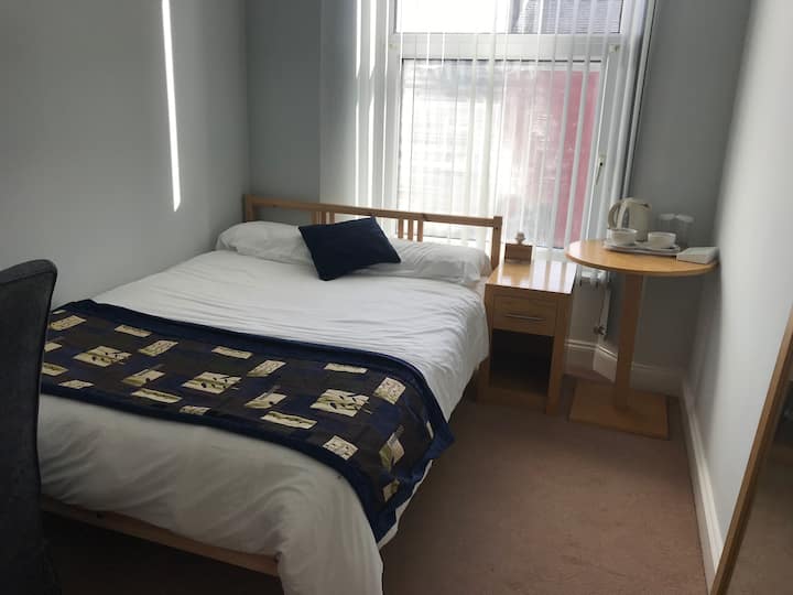 2, The Corner Rooms - Pembroke Dock
