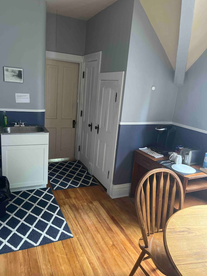 Historic Loft By Colleges+free Off-street Parking - Dubuque, IA