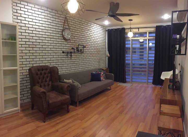 Home Away From Home : A Two-bedroom Unit Near Kl - Batu Caves