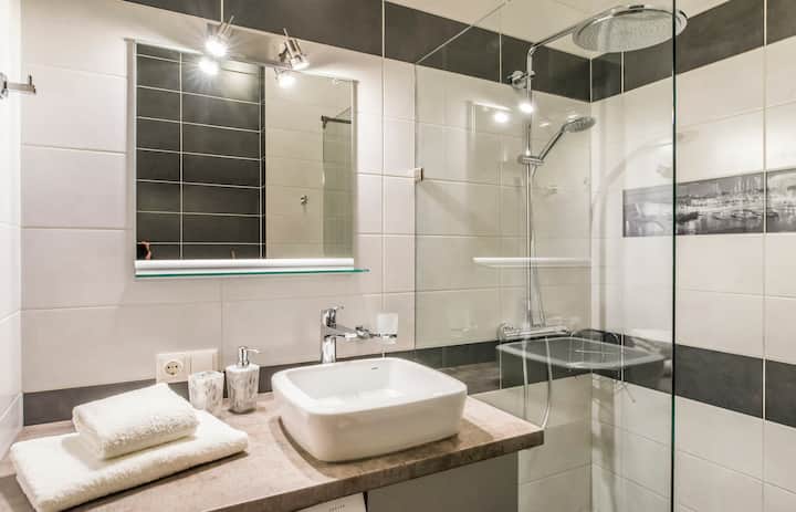 Renovated Flat Ac & City Views | Close To Old Town - Riga