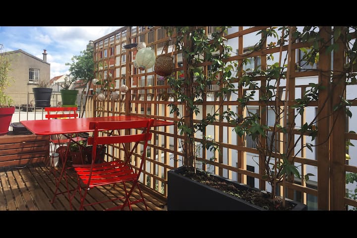Beau Et Agréable Trois Pièces Avec Terrasse - Romainville