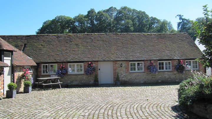 Guesthouse On Farm Close To Guildford - 고덜밍