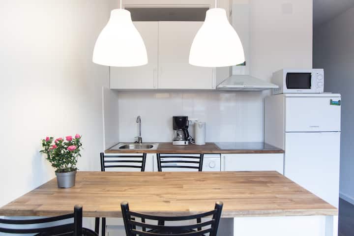 Wifi & Terrace! Camp Nou Apartment 3b - Viladecans