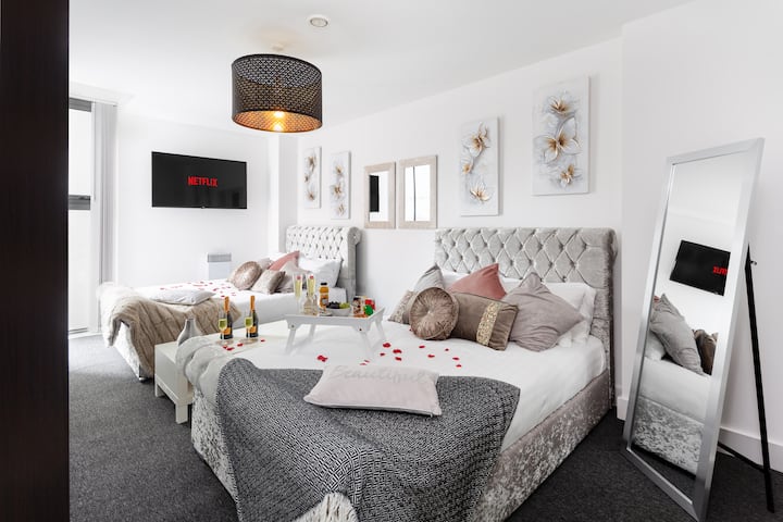 Stylish Stay | Near Museums & Shopping Steps Away - Liverpool