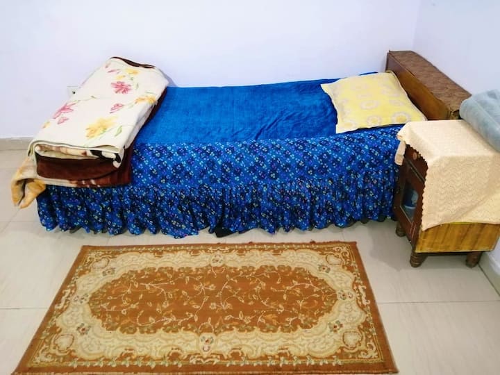 Kayenaat ( Cozy Private Room In Hazratganj ) - Lucknow