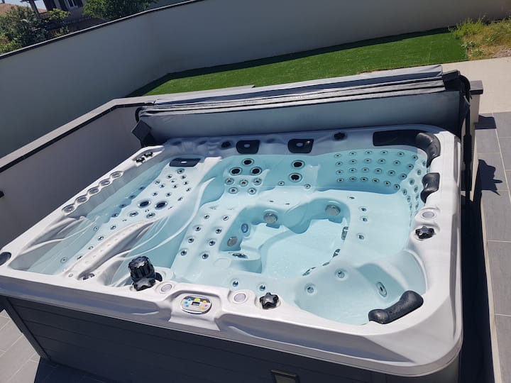 Maison Au Calme Avec Grand Jacuzzi ( Spa 7places ) - Gaillac
