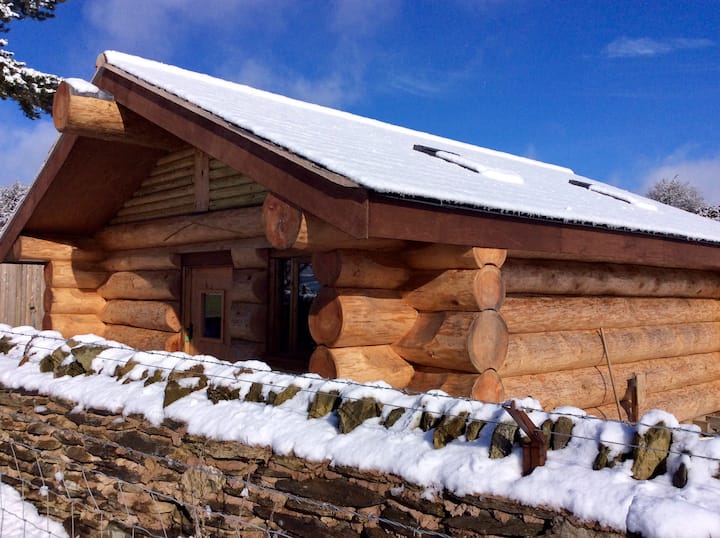 Canadian Log Cabin With Luxury Hot Tub - Llangollen
