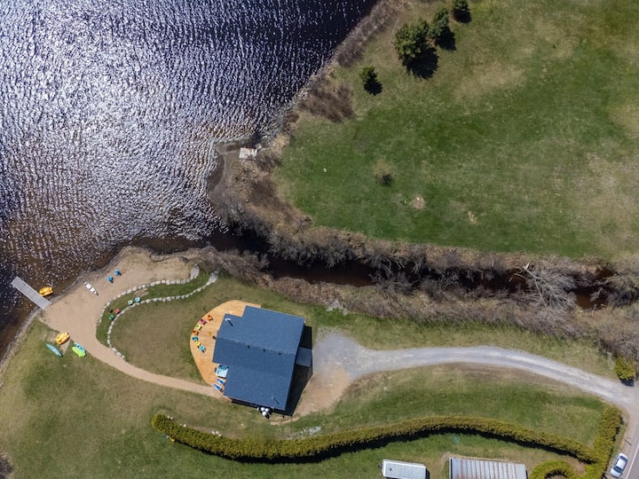 Bellevue - Waterfront Estate On Madawaska River - Barry's Bay