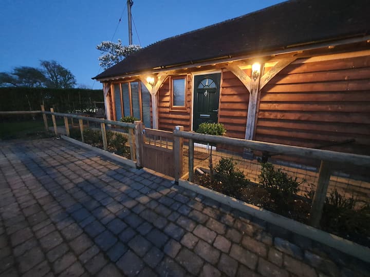 Luxury Countryside Wooden Lodge - Adults Only - Midhurst