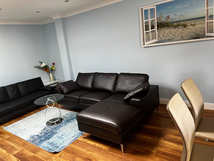 Exciting 4 Bedroom Bungalow In Greater London - Romford