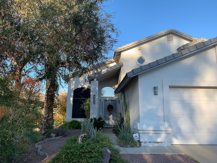 Relax, Golf And Hike Arrowhead Ranch Home - Glendale