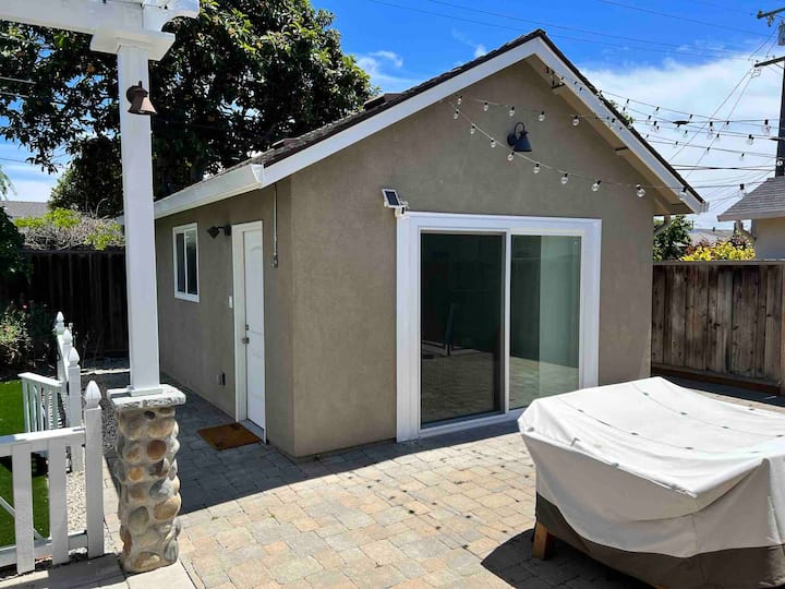 Studio With Separated Entrance - San José, CA