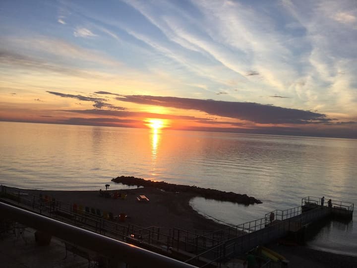 Lake Erie Condo W/ Amazing View & Indoor Pool - Geneva, OH