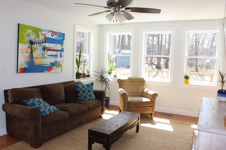 Colonial With Convenience - Saratoga Springs, NY