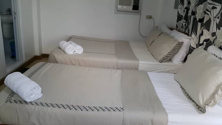 Florabells Iraya Guest House (Room 5) - Basco