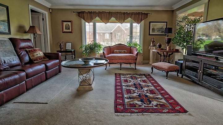 Samm's Executive Suite With Private Entrance - Niagara-on-the-Lake