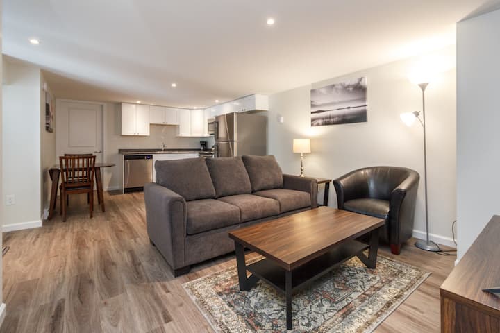 1 Bedroom Suite In Rockland - Walk Downtown - Victoria